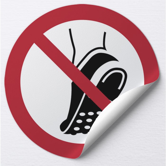 Autocollant rond Chaussures à picots métalliques interdites